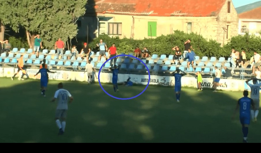 Filip Pandža fudbal udarac glavom - Informer.rs