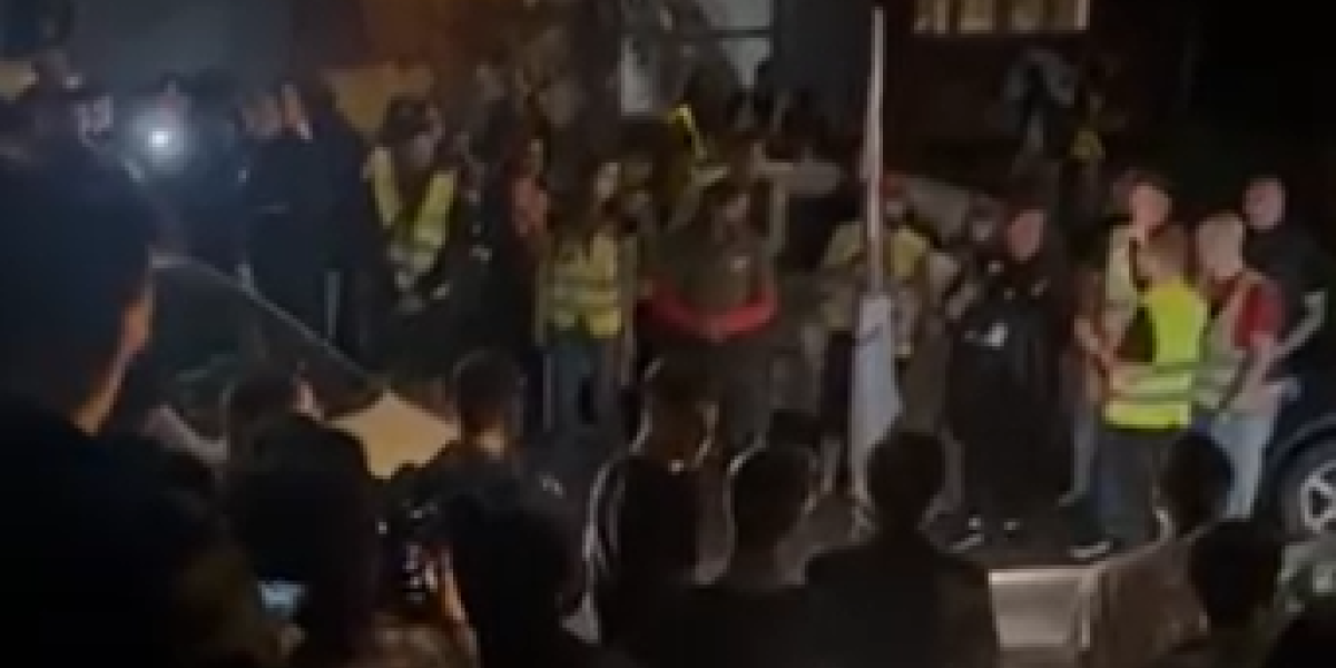 Blokaderi napali dekana Bogoslovskog - Informer.rs