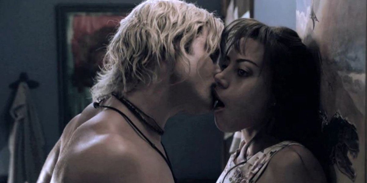 "Morala sam da se dodirujem pred kamerom": Glumica o svojoj prvoj erotskoj sceni - Informer.rs